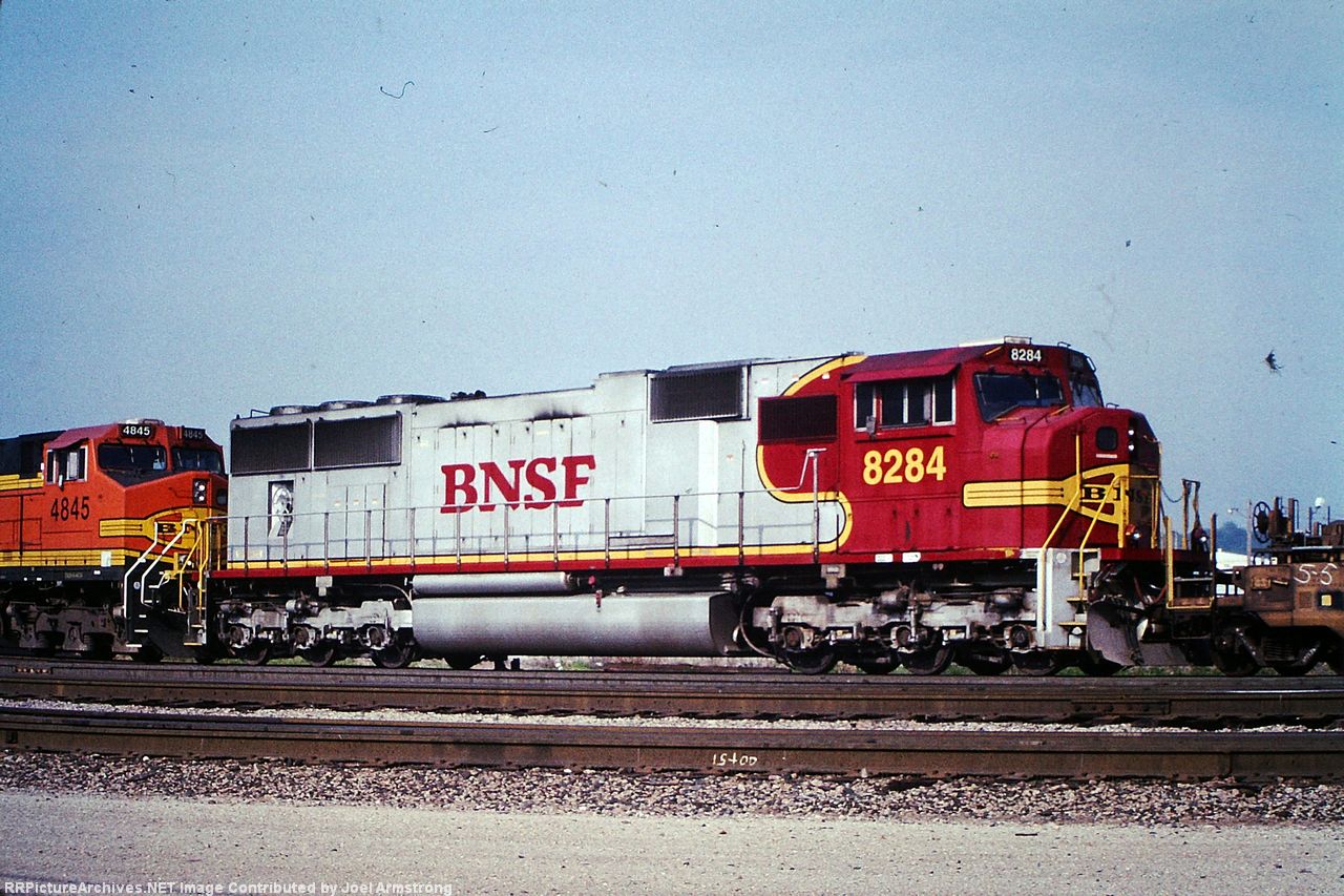 BNSF 8284